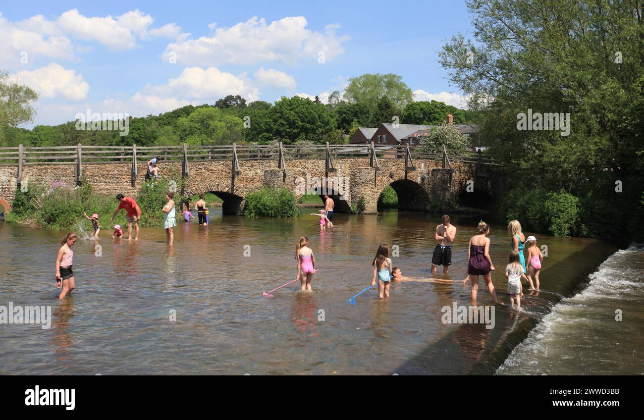 Tilford river hi-res stock photography and images - Alamy