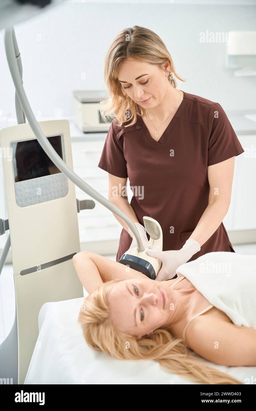 Smooth thigh leg skin hi-res stock photography and images - Alamy