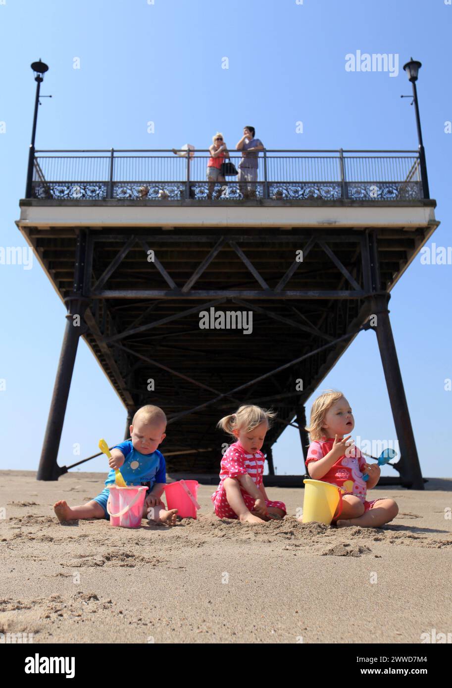 22/05/2012 ..On the hottest day of the year, cousins, (L/R) Molly ...