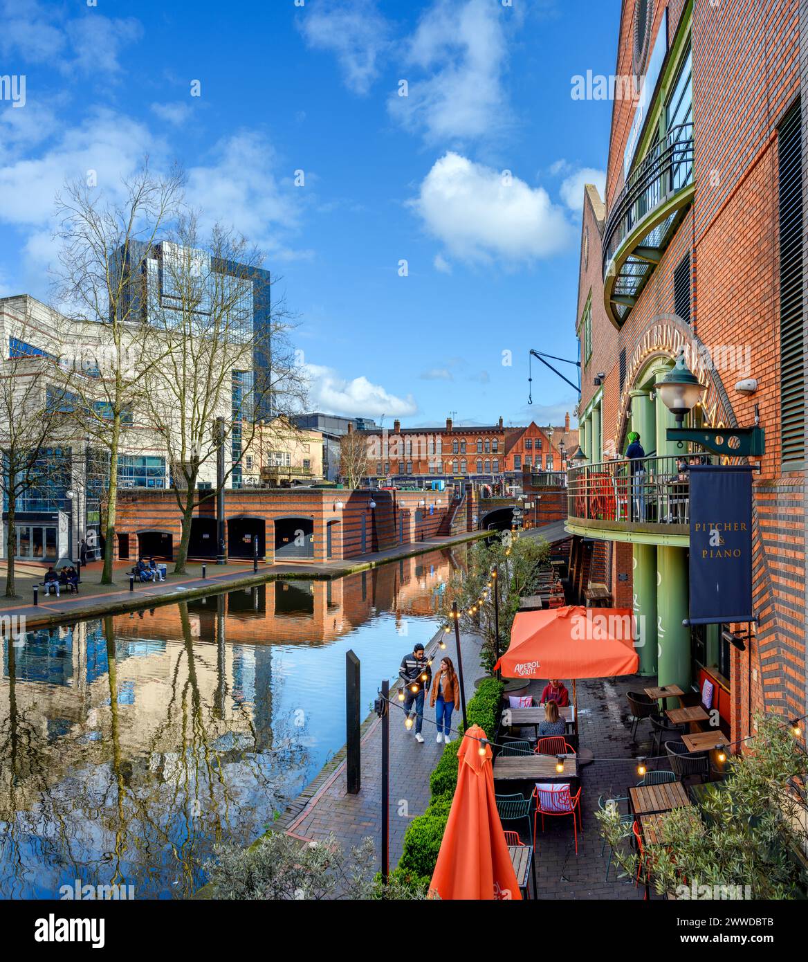 Canalside Cafe viewed from Brindlayplace Bridge, Birmingham, West ...