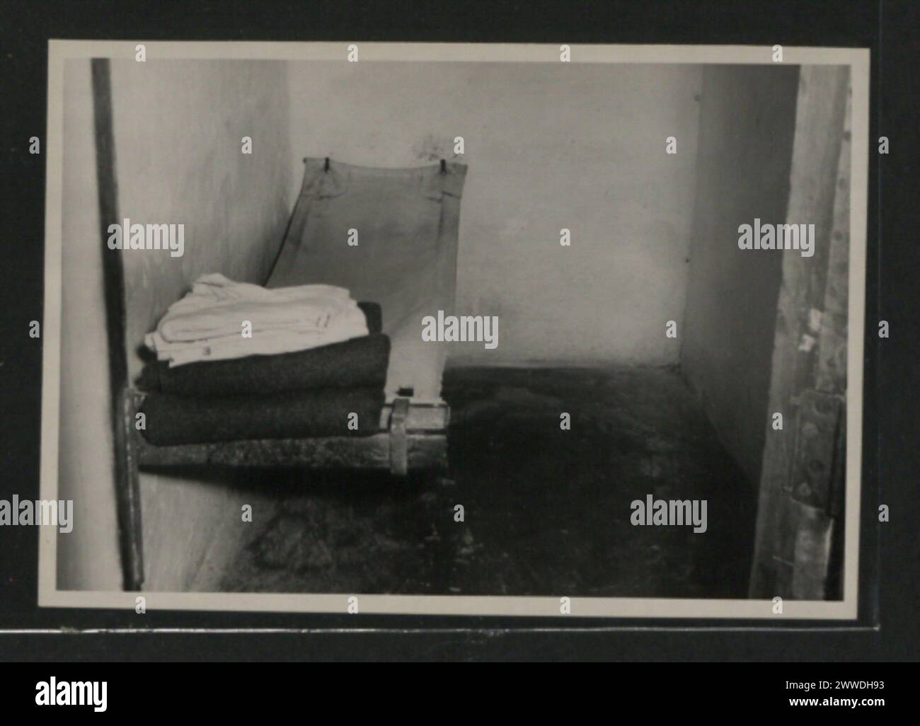 Description: Beau Bassin Prison. "The Old". Cell measuring 10' by 4'2 ...