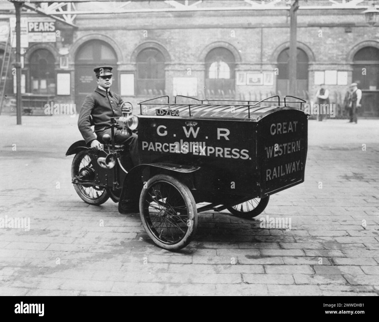 Parcels distribution Black and White Stock Photos & Images - Alamy