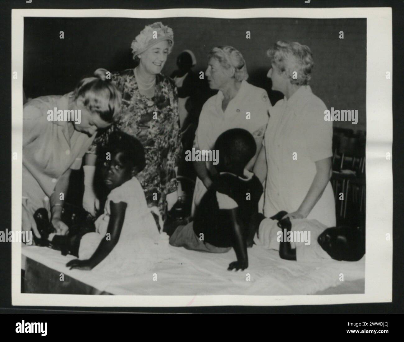 Description: Lady Dorothy Macmillan visits Polio Clinic in Northern ...
