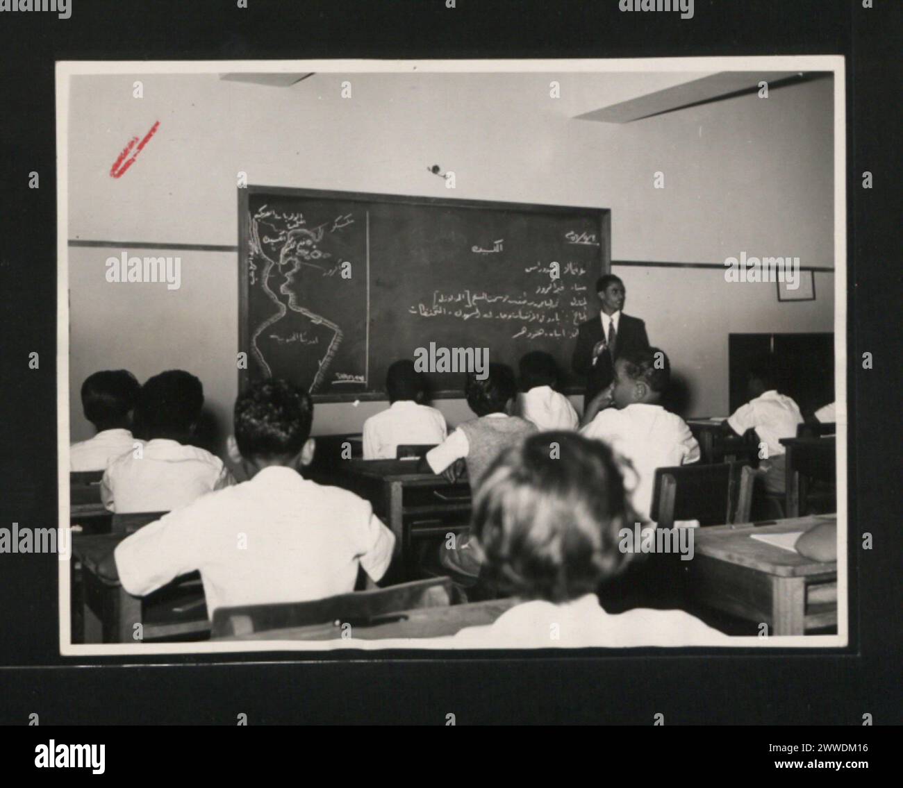 Classroom new intermediate school hi-res stock photography and images ...