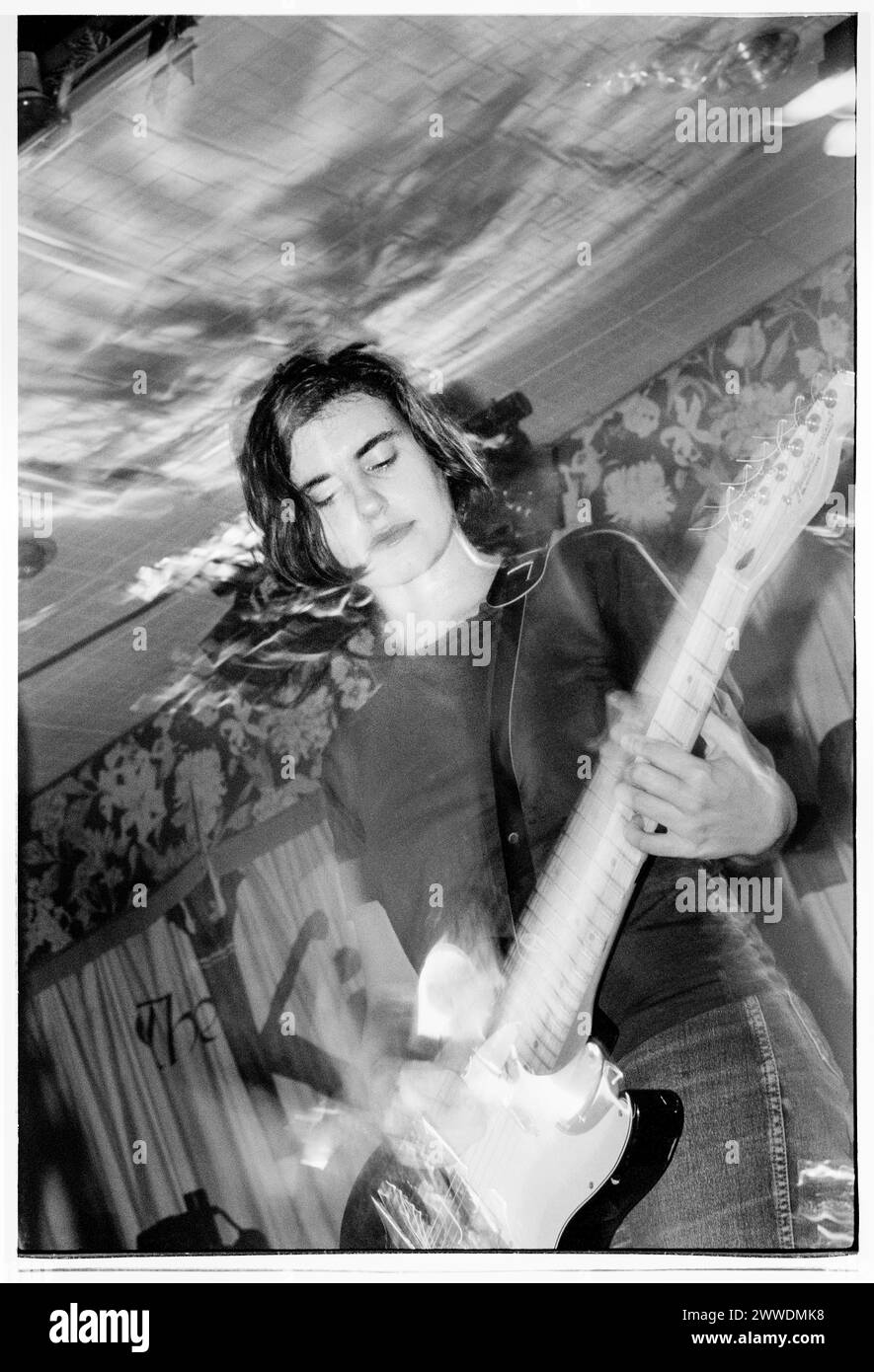 ELASTICA, YOUNG, EARLY GIG, 1994: Justine Frischmann of Elastica ...