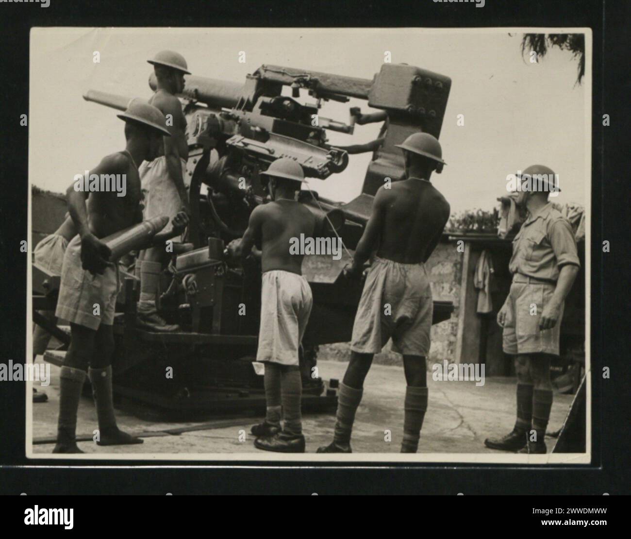 Kenya army hi-res stock photography and images - Alamy