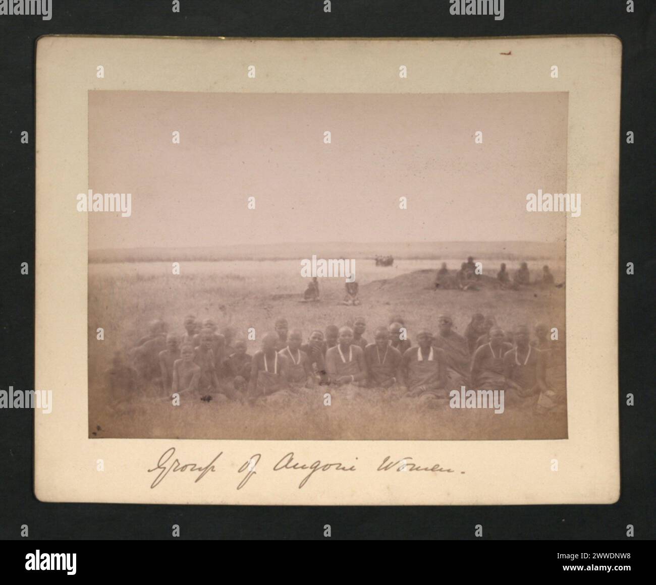 Women location hi-res stock photography and images - Alamy