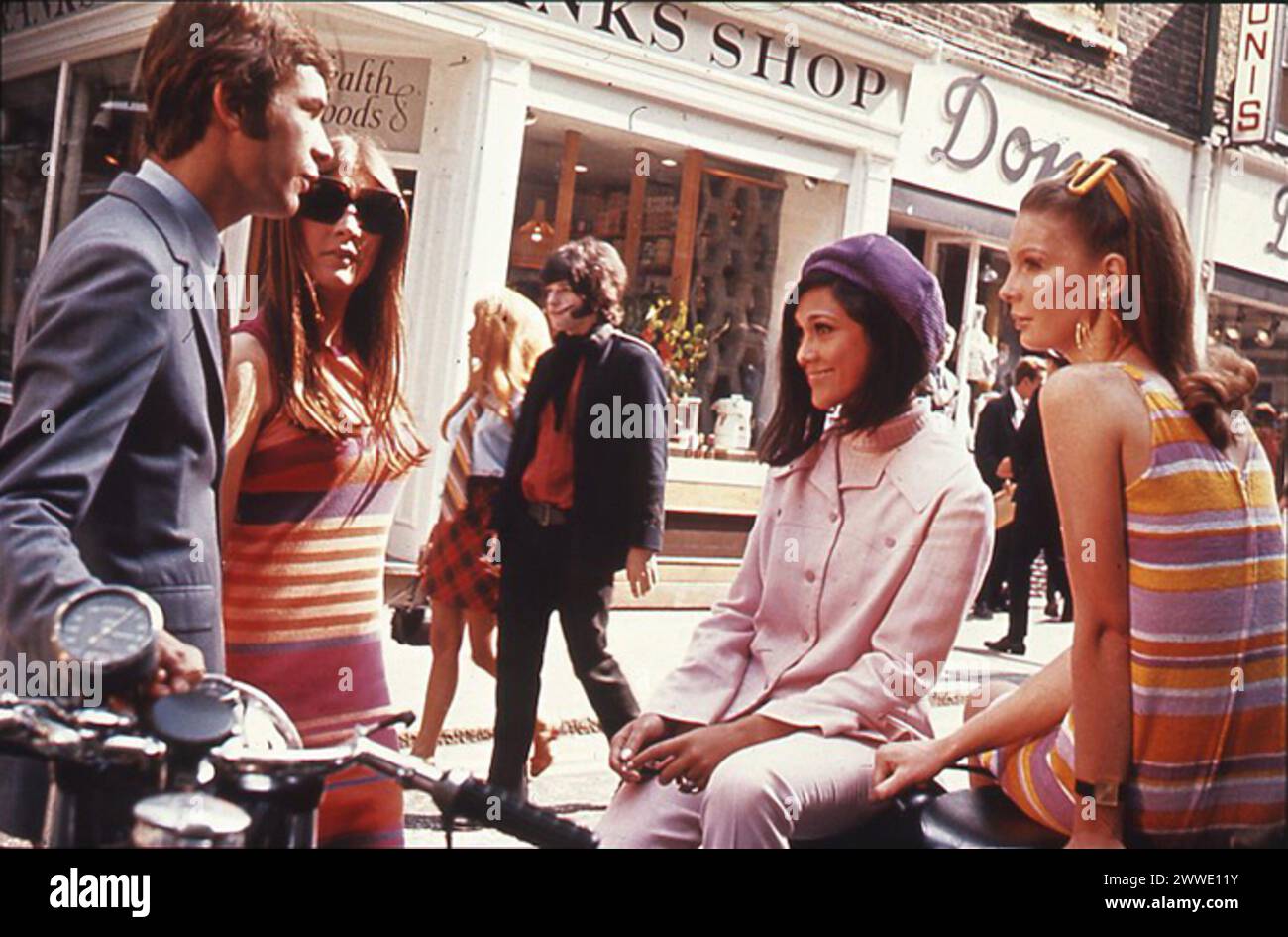 1960s Fashion Teenagers