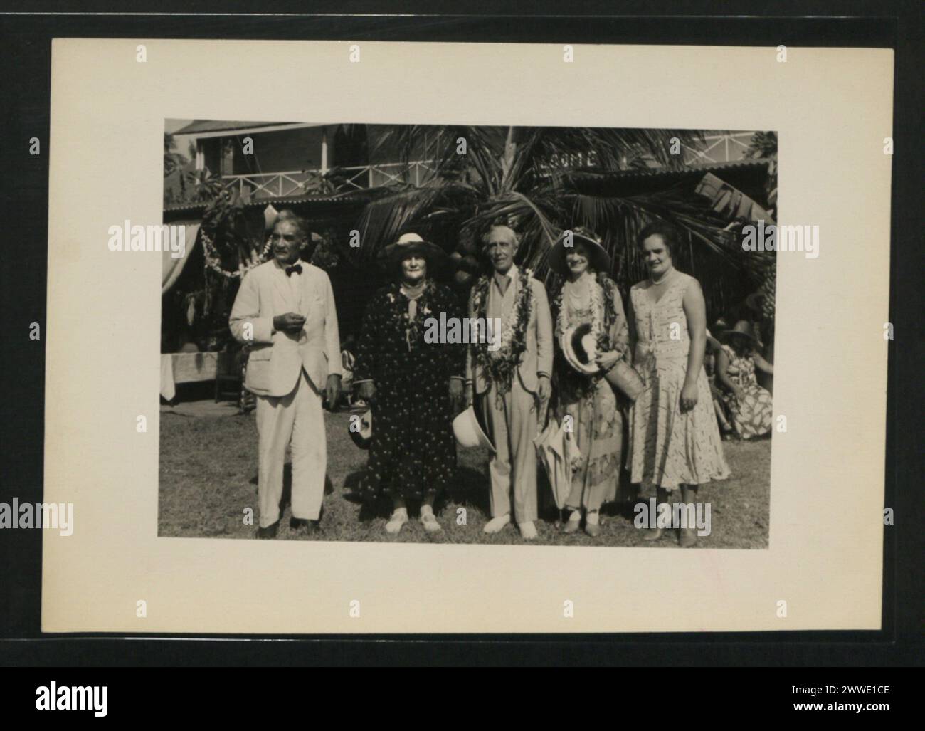 Description: With the Makea Nui Tiner? Ariki his wife and daughter in ...