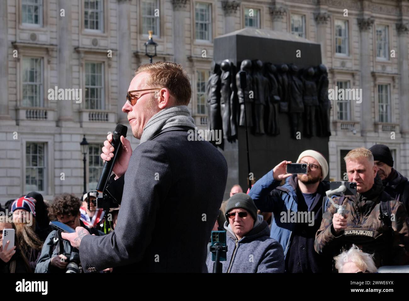 Laurence fox nike hi-res stock photography and images - Alamy