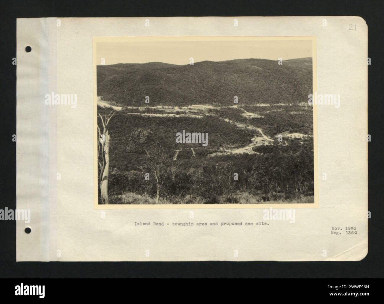Island Bend township and proposed dam site in Australia, photographed ...