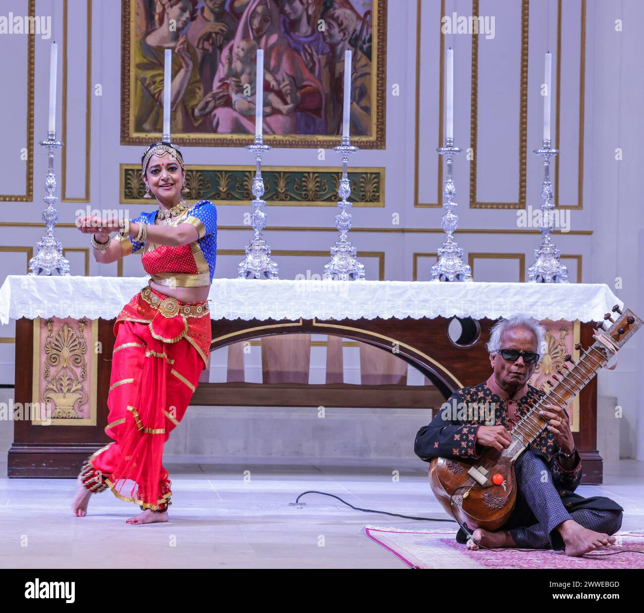 Tabla e sitar hi-res stock photography and images - Alamy