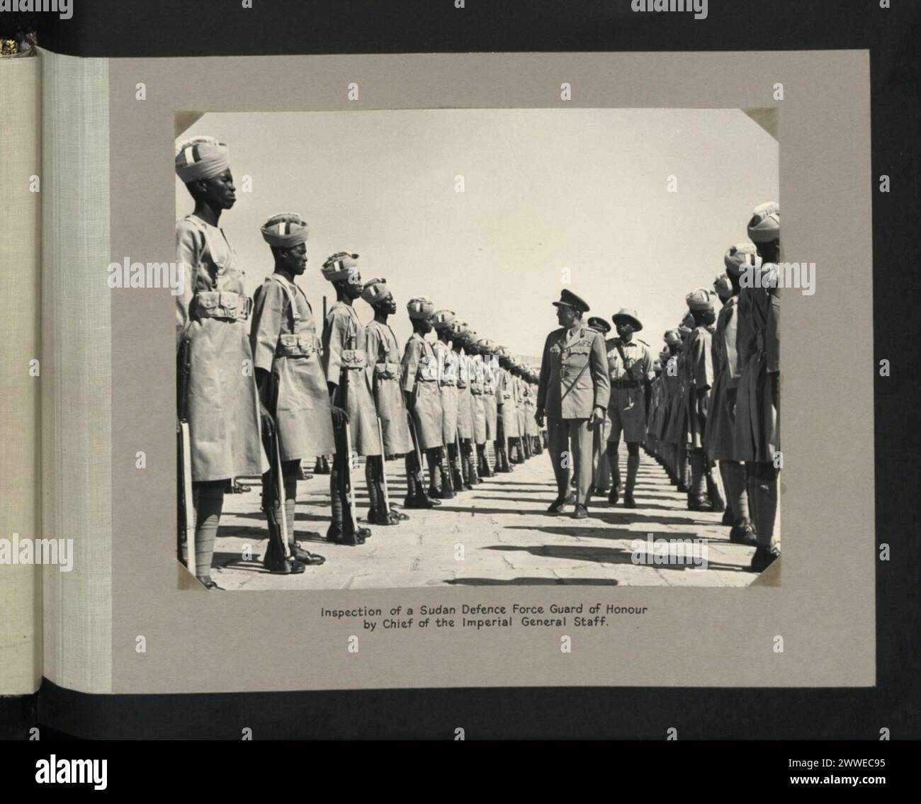 Description: Inspection of a Sudan Defence Force Guard of Honour by ...