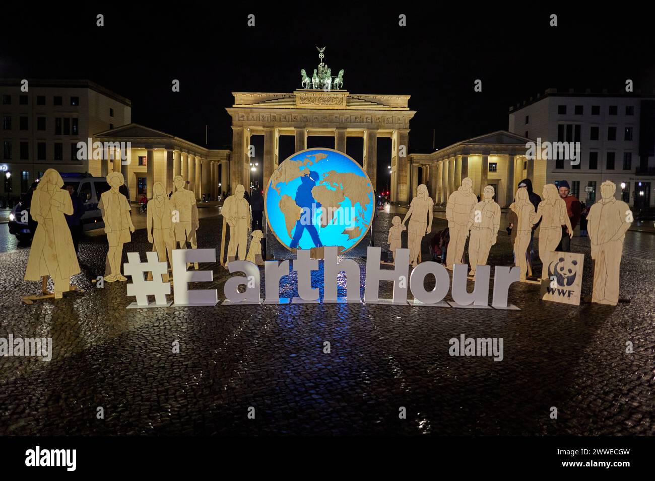 30 years of wwf hi-res stock photography and images - Alamy