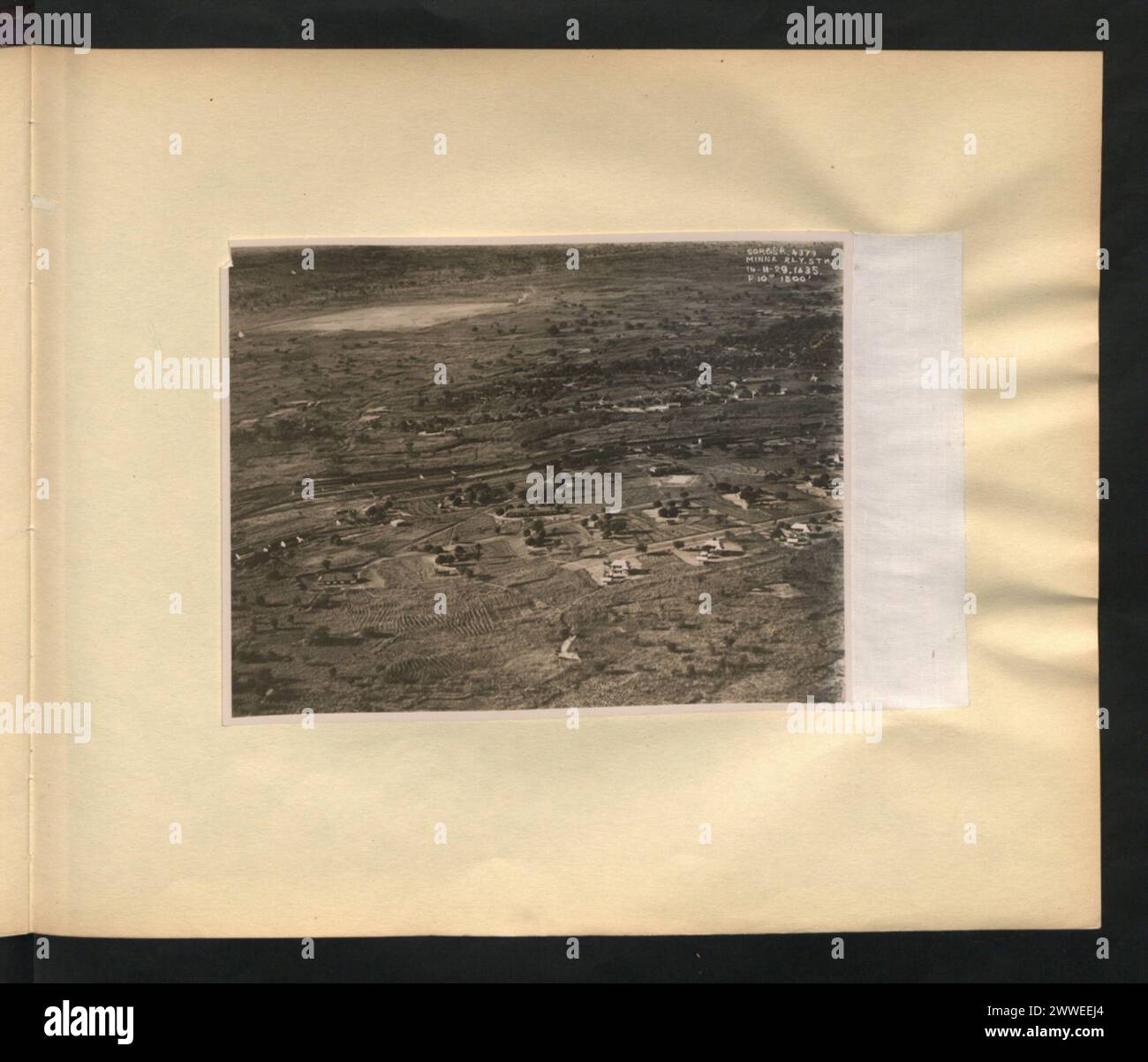 Description: SOP.GSR. 4384. Minna rly stn. 14-11-29. 1635. F10" 1500 ...