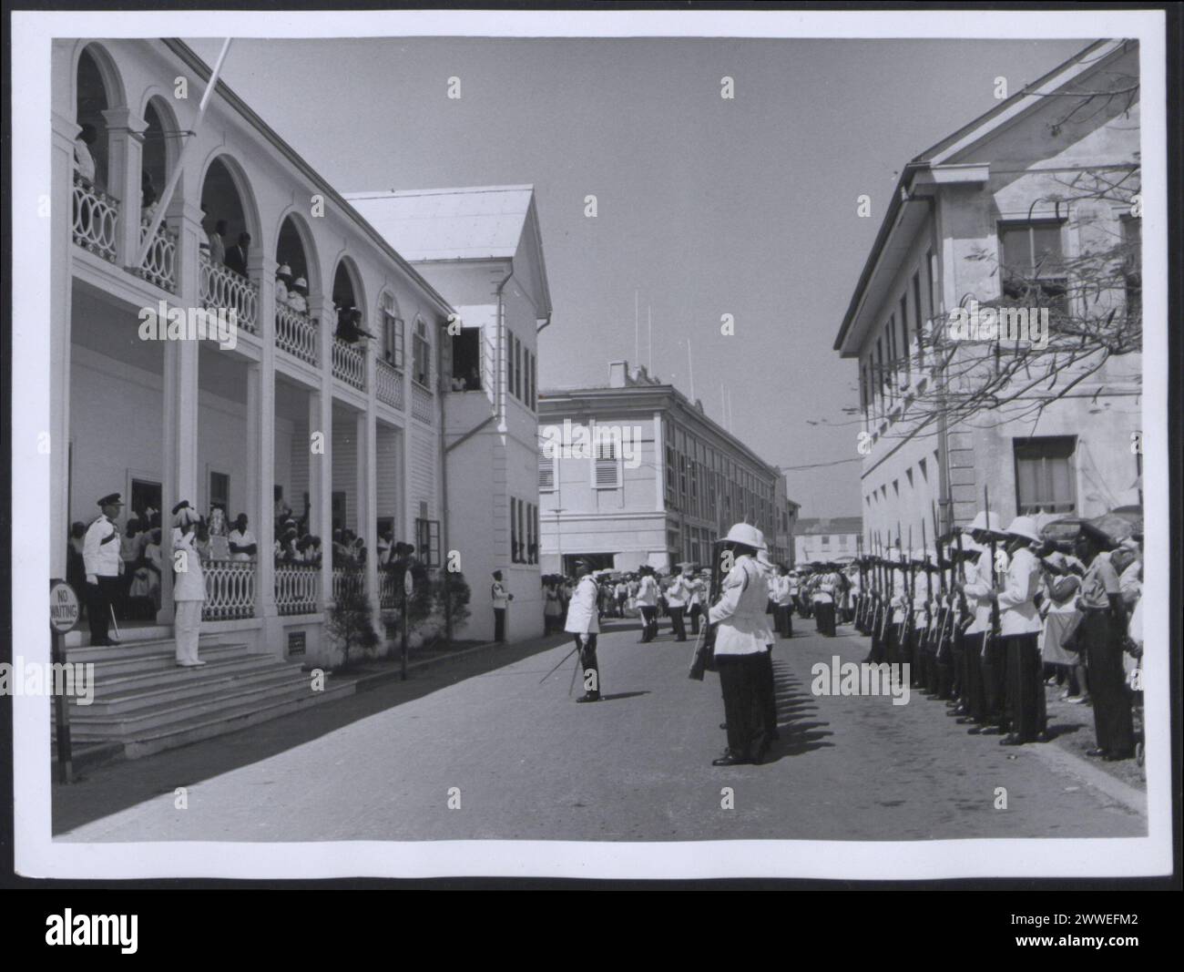 Saluting officers hi-res stock photography and images - Alamy
