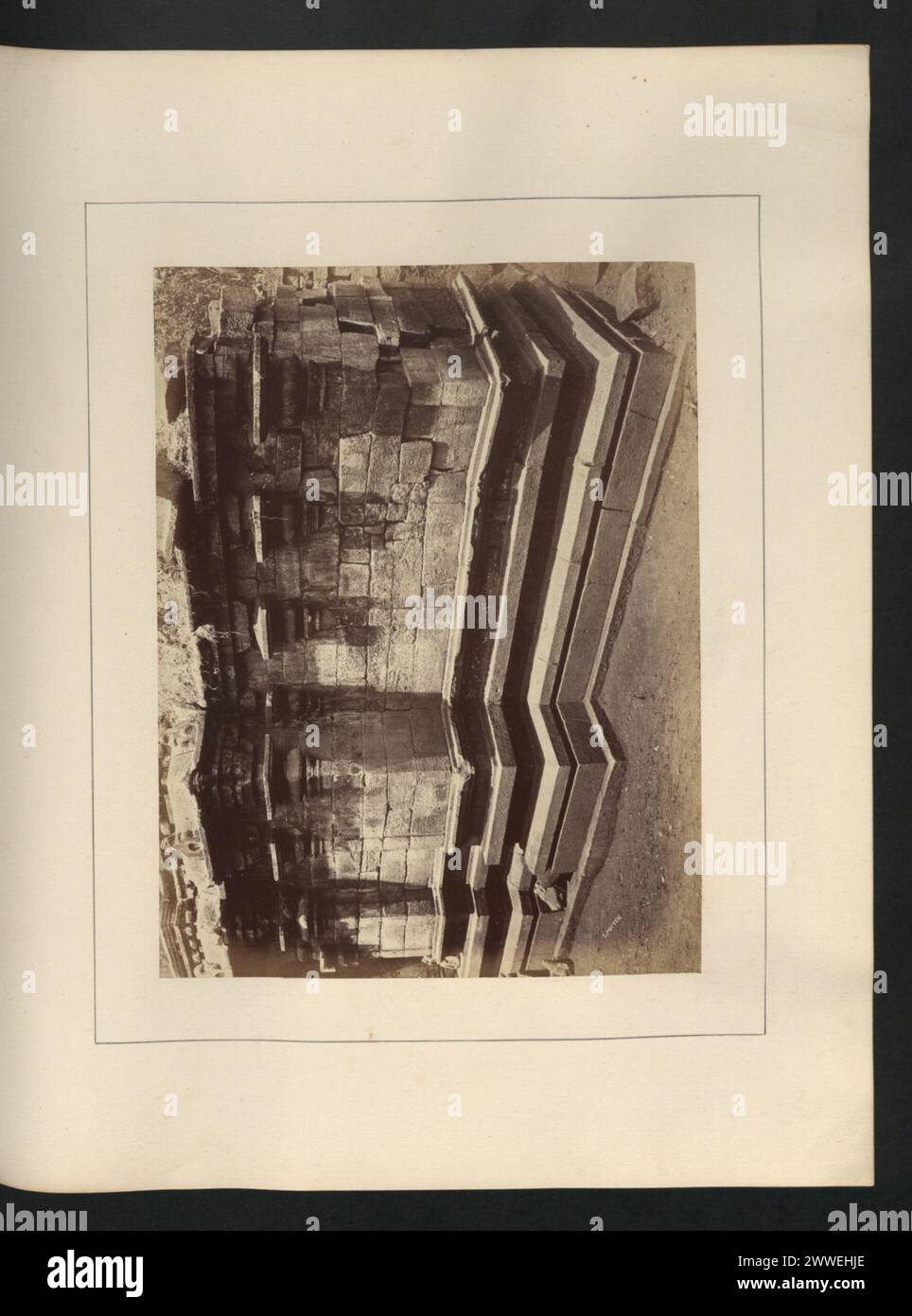 Description: Polonnaruwa. The Visnu-deyyanne-dewale. Portion of south ...