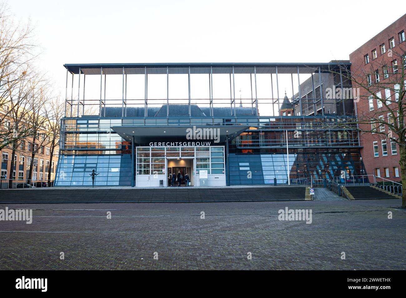 Modern courthouse structure hi-res stock photography and images - Alamy