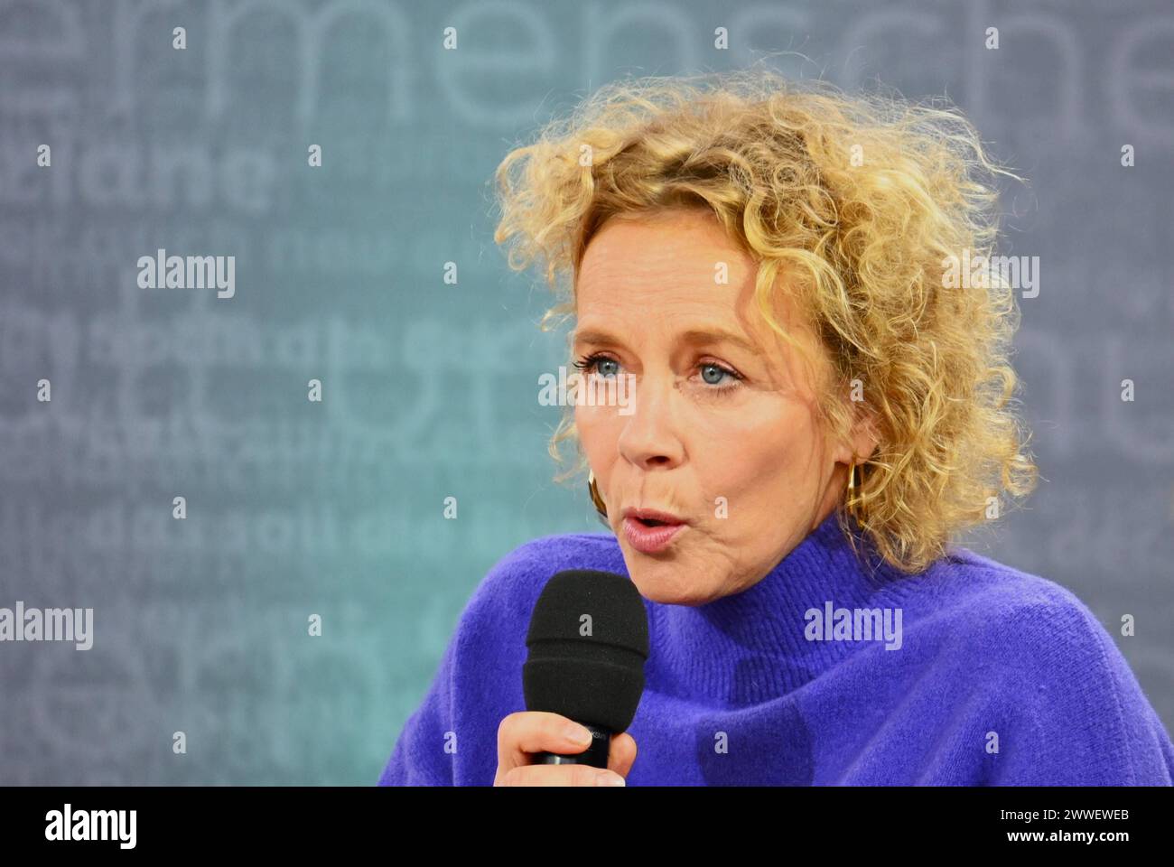 Leipziger Buchmesse 2024 auf der Messe in Leipzig. Foto: Schauspielerin ...