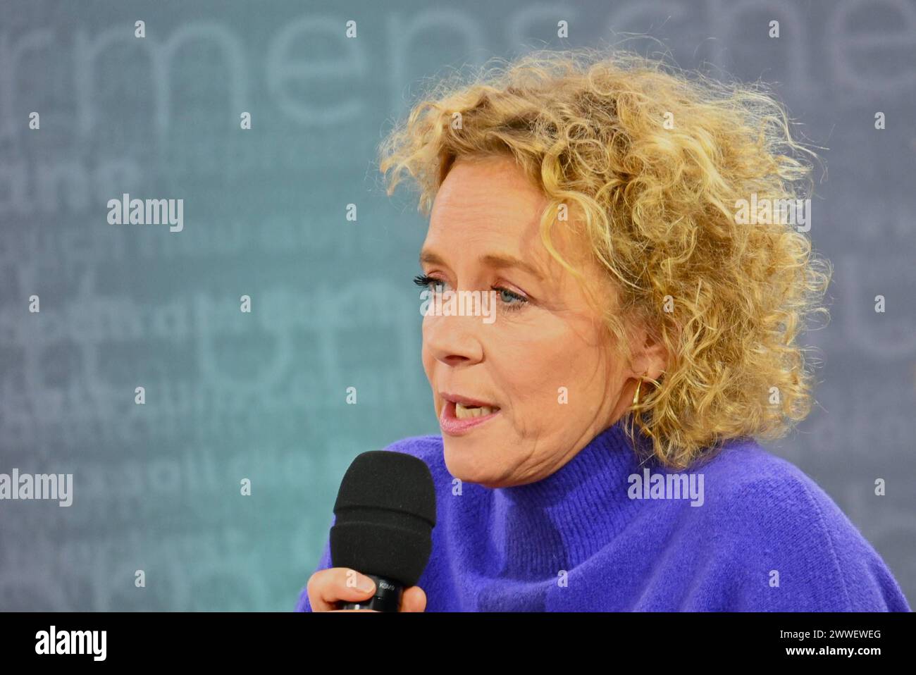 Leipziger Buchmesse 2024 auf der Messe in Leipzig. Foto: Schauspielerin ...
