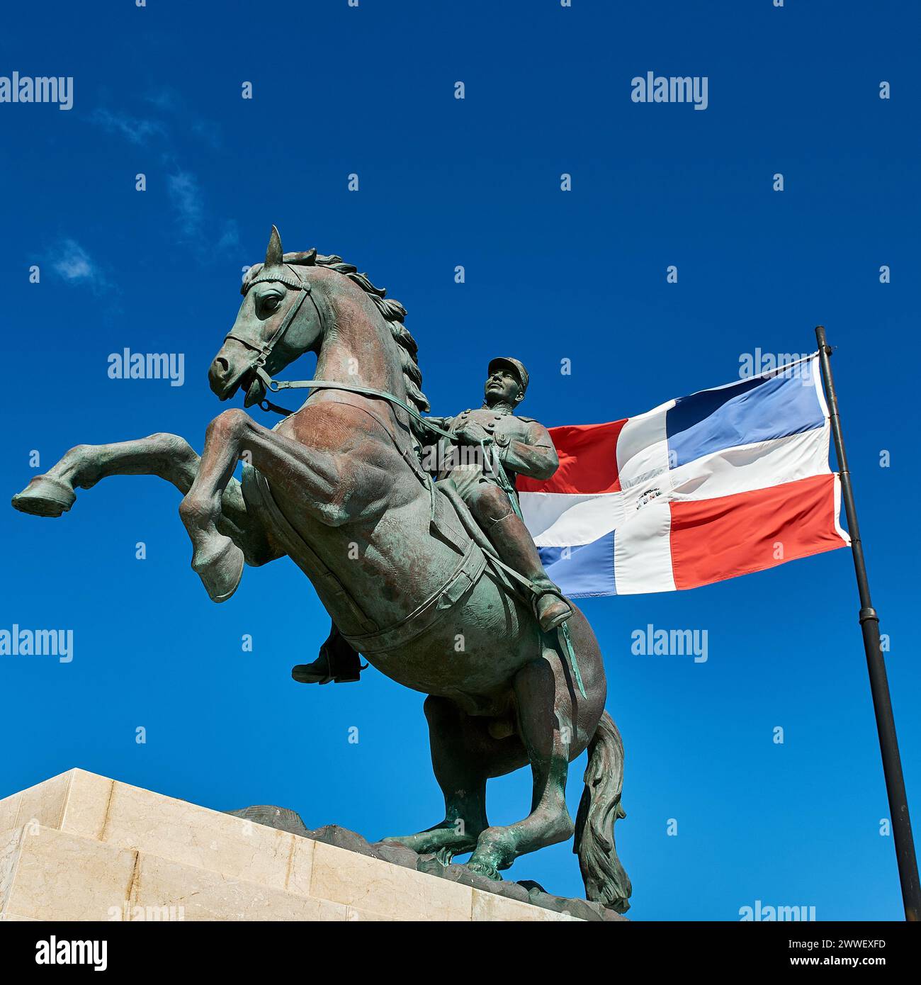 Bronze statue of santo domingo hi-res stock photography and images - Alamy
