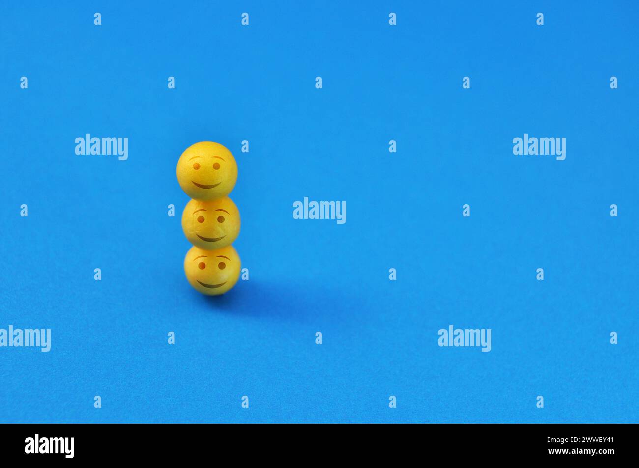 Happy faces supporting each other to achieve a goal Stock Photo - Alamy