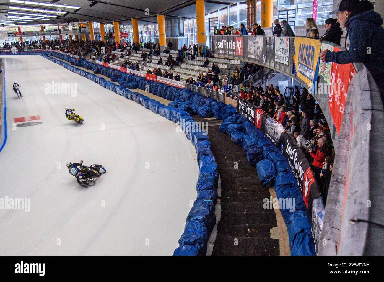 Final ice speedway hi-res stock photography and images - Alamy