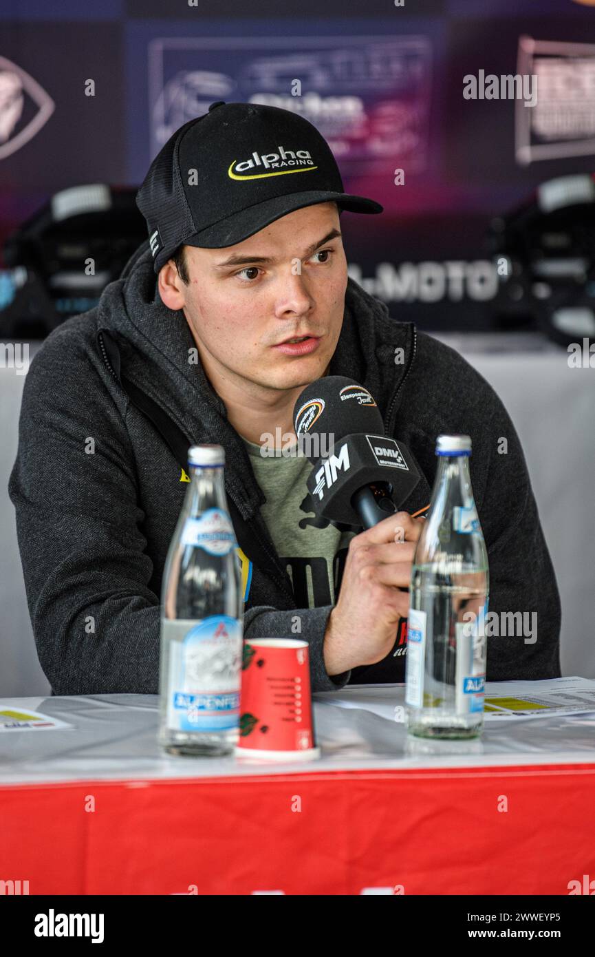 Mi 22 48 22 hi-res stock photography and images - Alamy