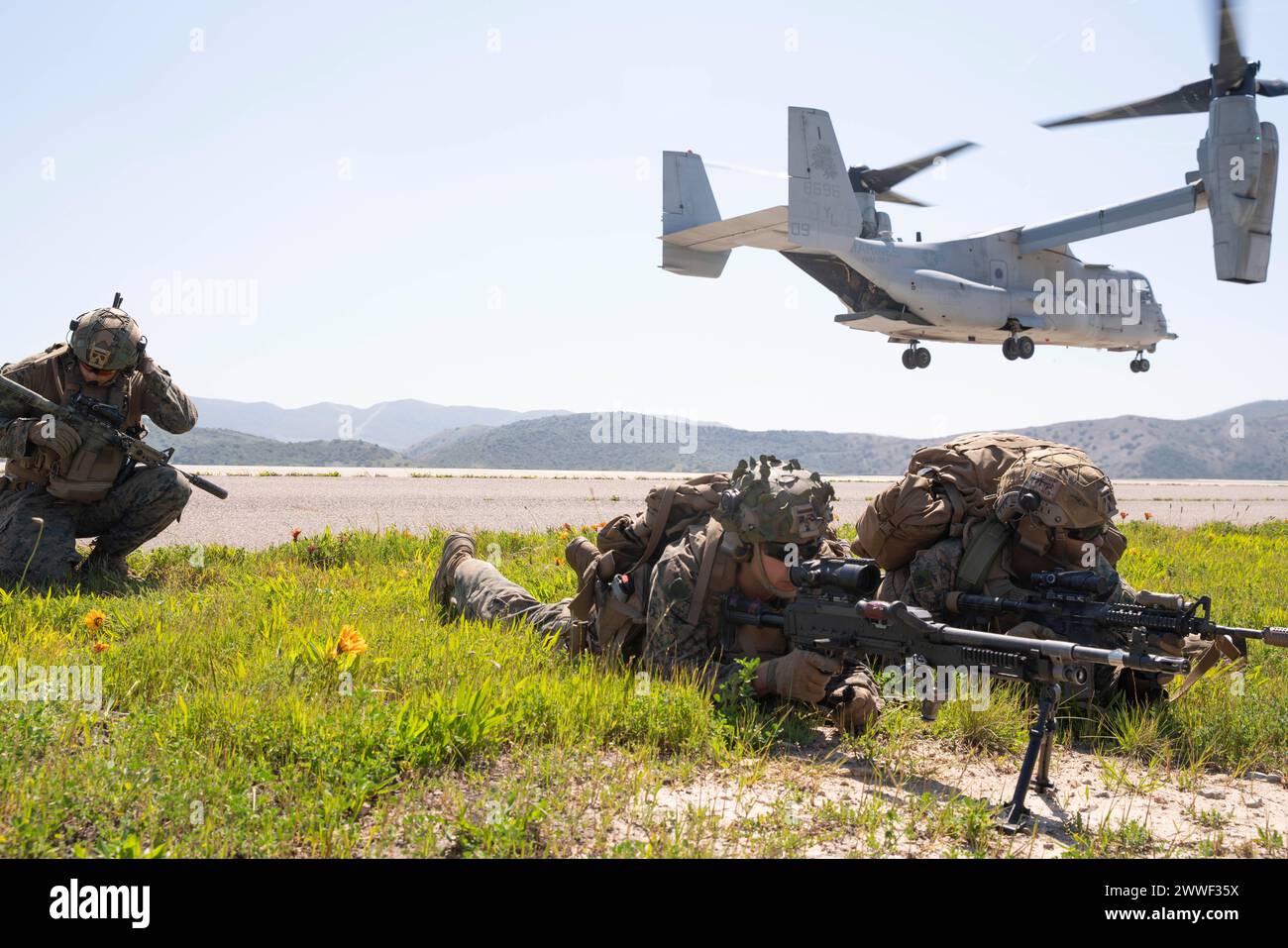 U.S. Marines assigned to Bravo Company, Battalion Landing Team 1/5 ...