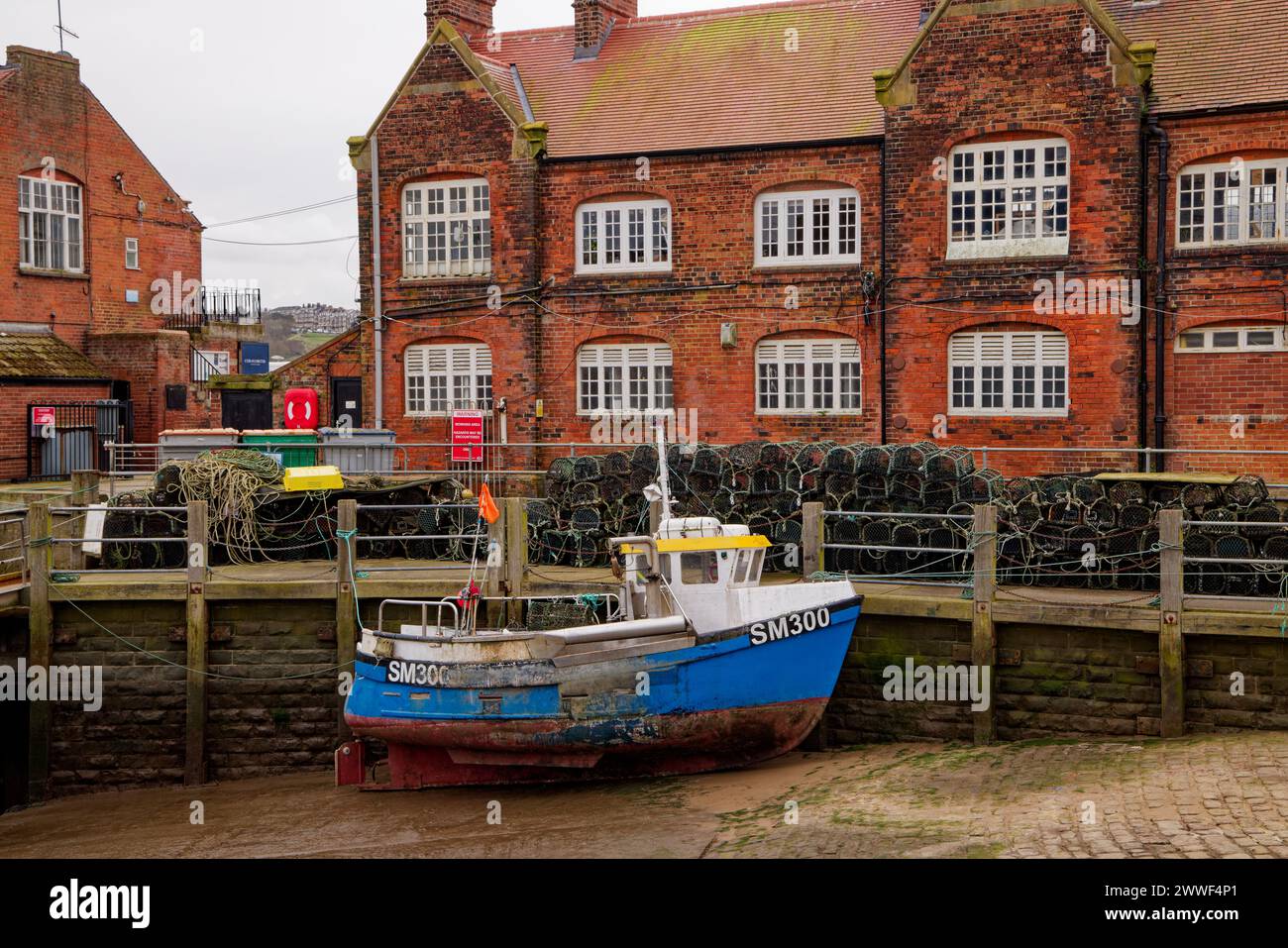 Scarborough Harbour in winter Stock Photo - Alamy