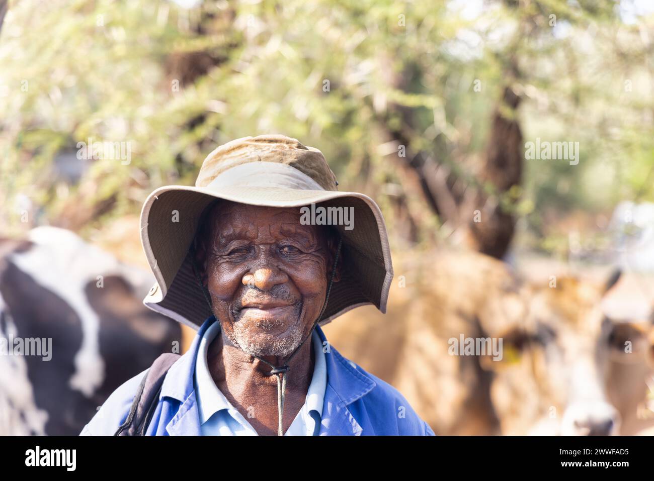 African village life hi-res stock photography and images - Alamy