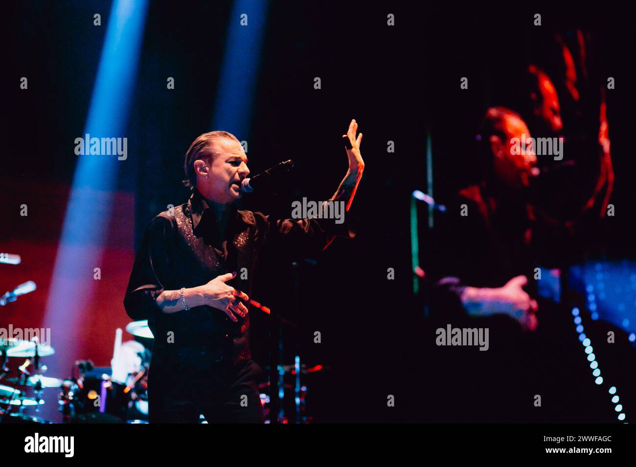 depeche mode perform memento mori tour in Turin, first italian concert ...