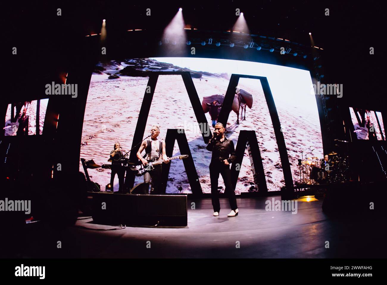 depeche mode perform memento mori tour in Turin, first italian concert ...