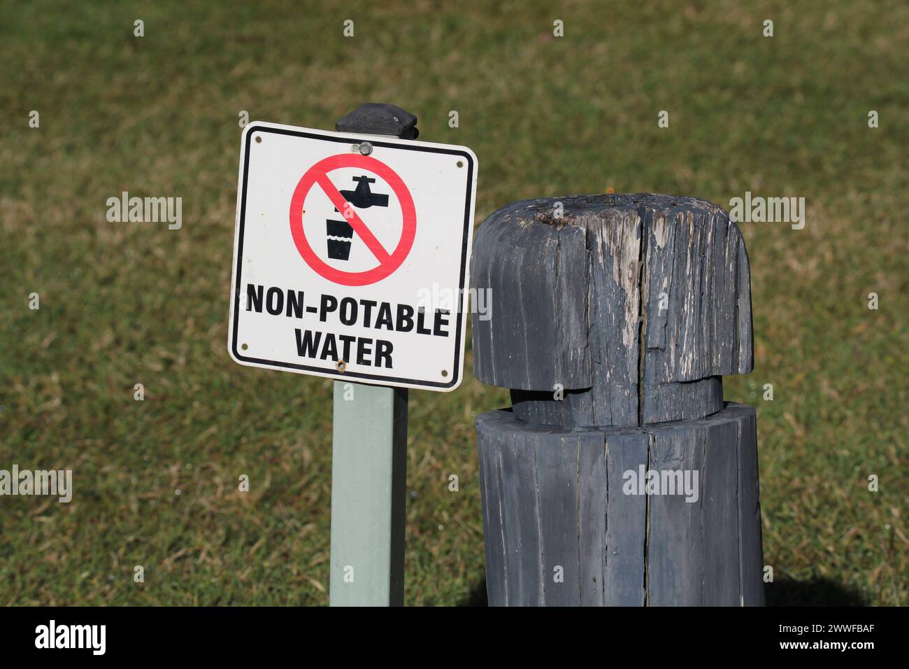 Water safety information sign hi-res stock photography and images - Alamy