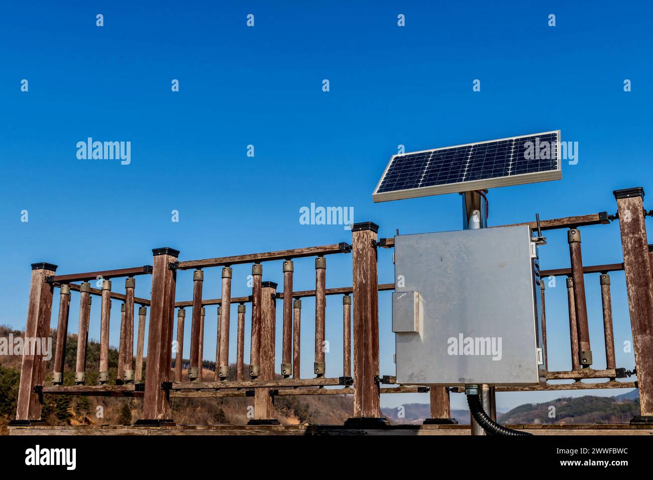 Solar cell platform hi-res stock photography and images - Alamy