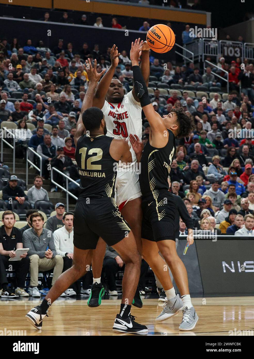 March 23, 2024: Oakland Golden Grizzlies forward Tuburu Naivalurua (12 ...