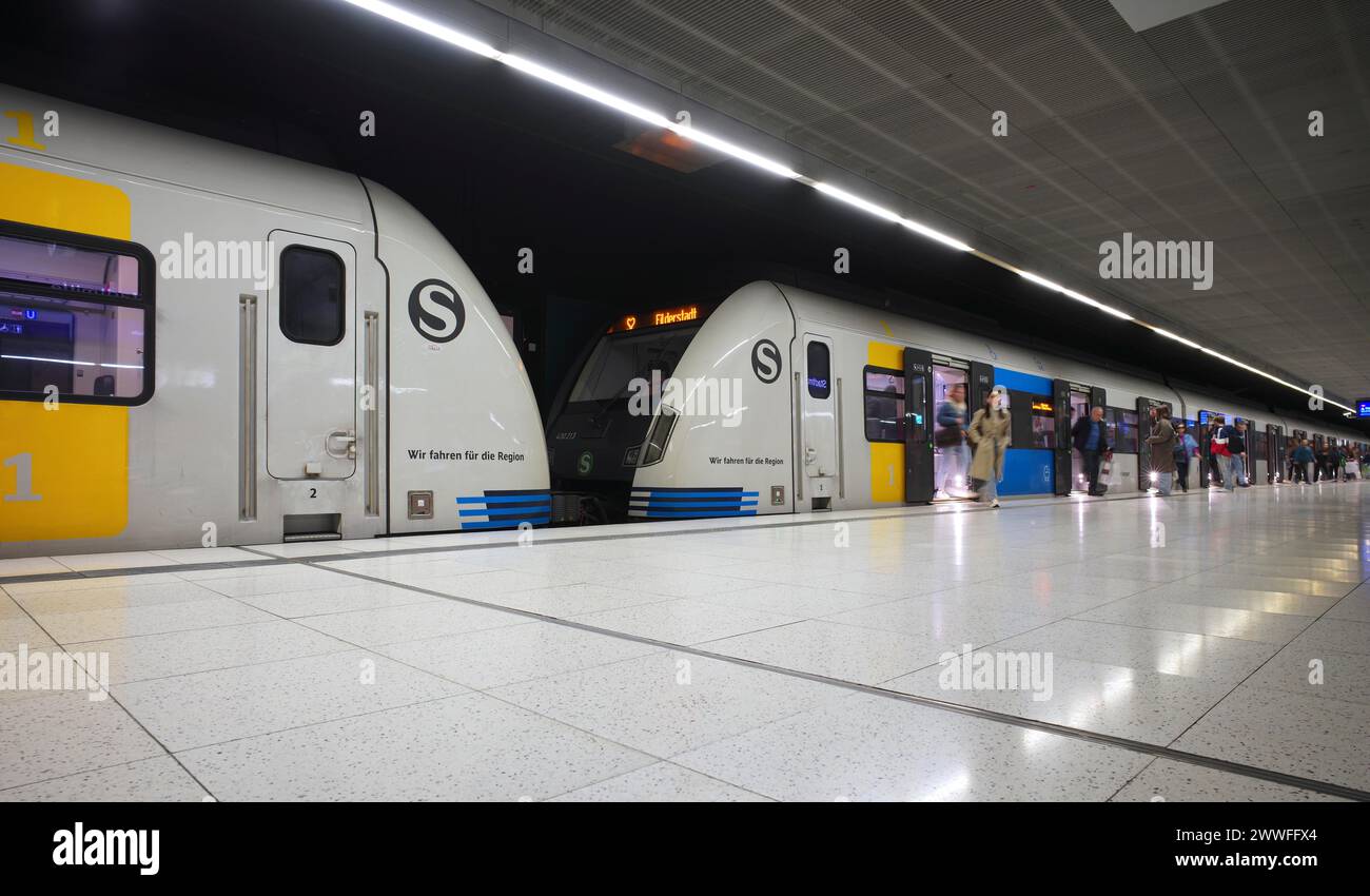 S-Bahn, train, Generation 2024, waiting at platform, stop, Stadtmitte ...