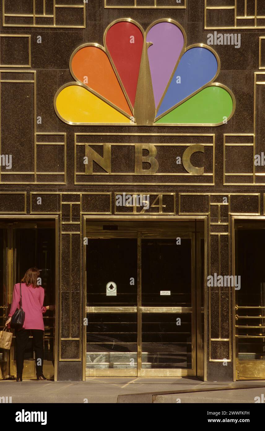 Nbc tower entrance hi-res stock photography and images - Alamy