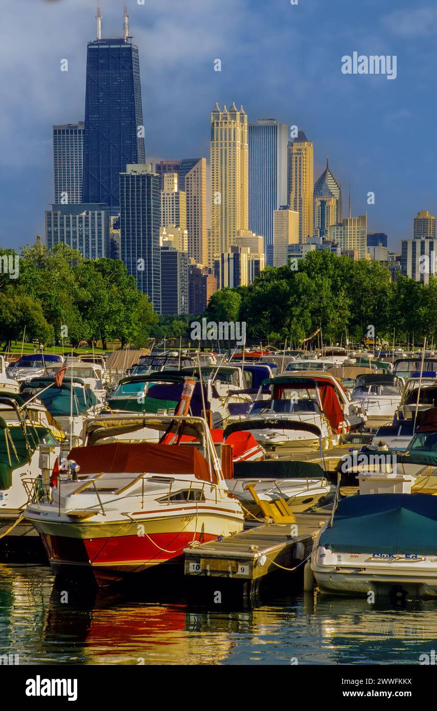 Diversey avenue hi-res stock photography and images - Alamy