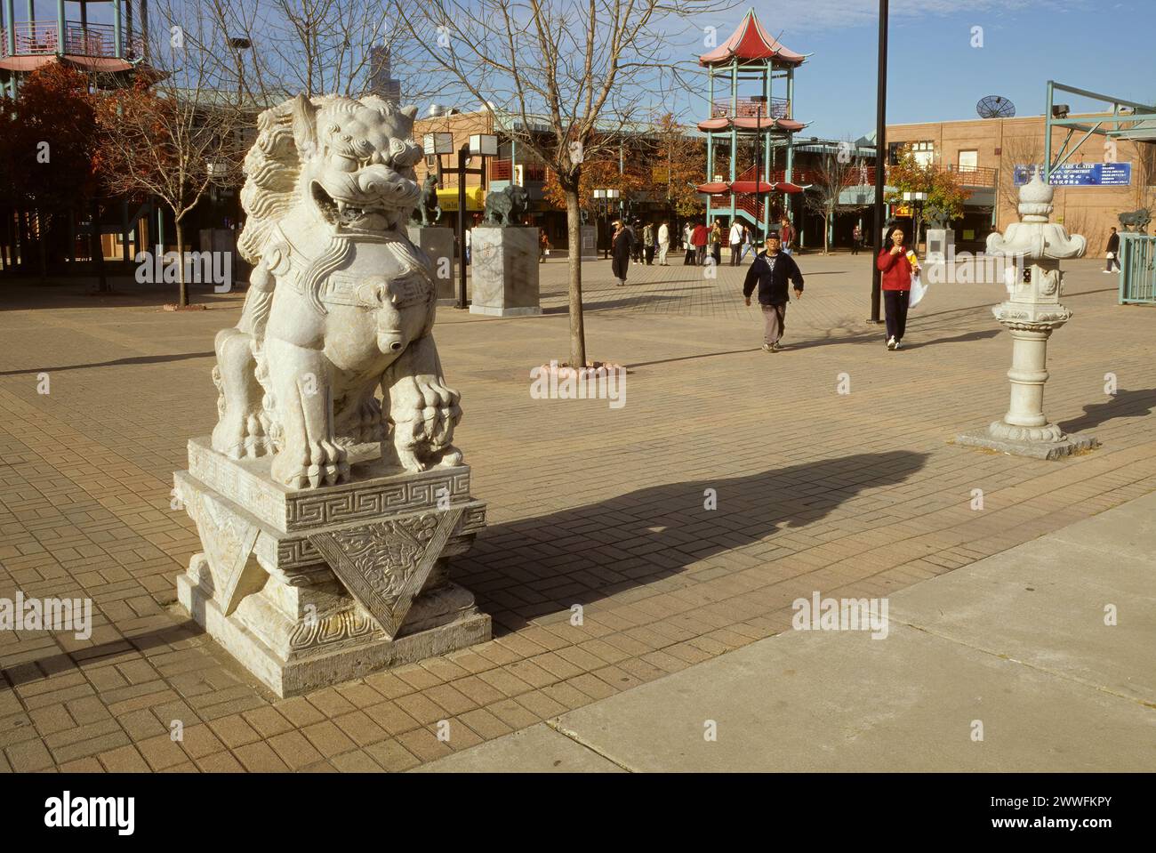 Chicago chinatown square hi-res stock photography and images - Alamy