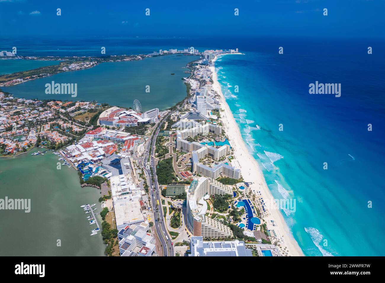Mexico cancun quintana roo aerial hi-res stock photography and images ...