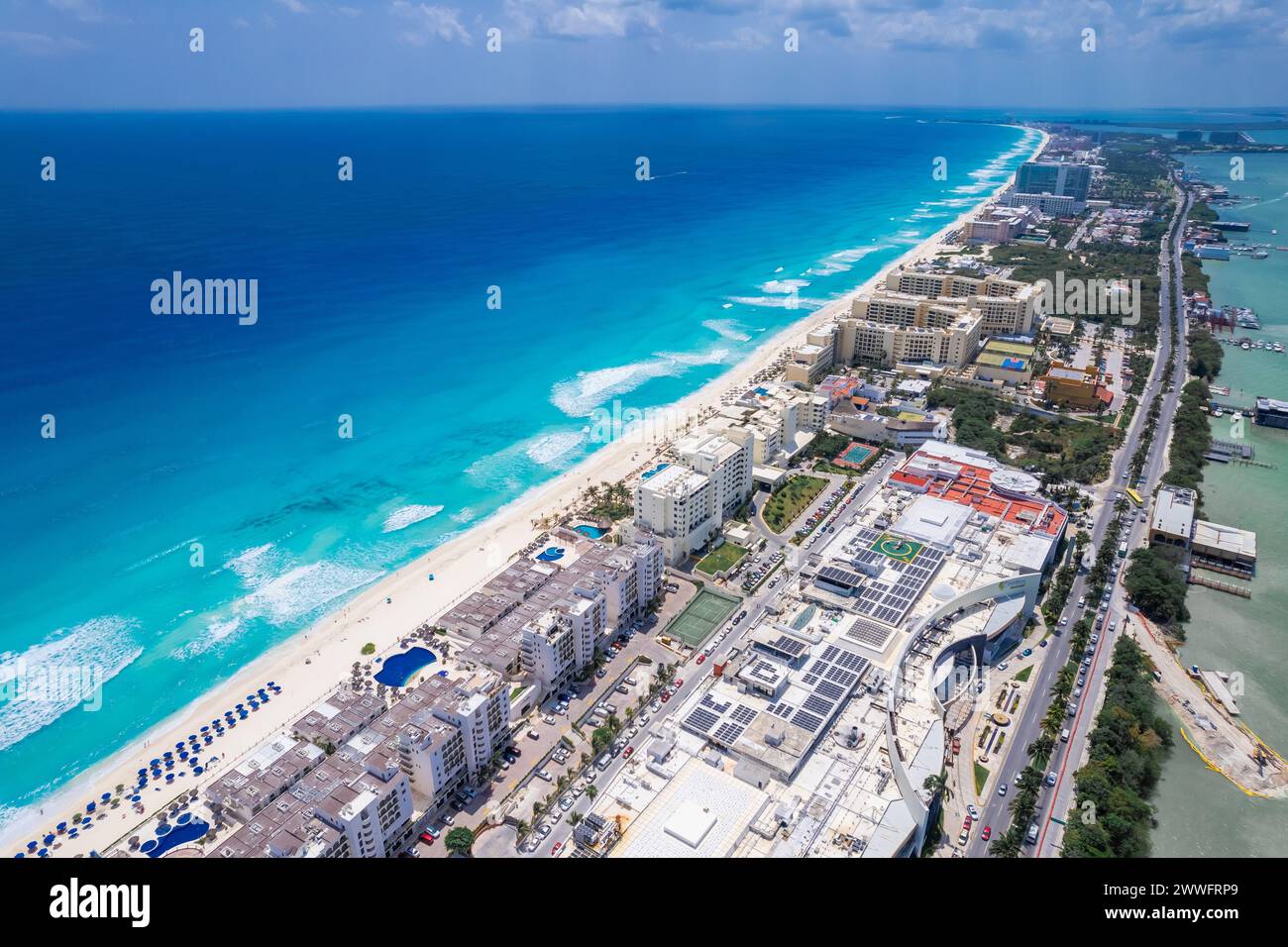 Aerial view of cancun beach hi-res stock photography and images - Alamy
