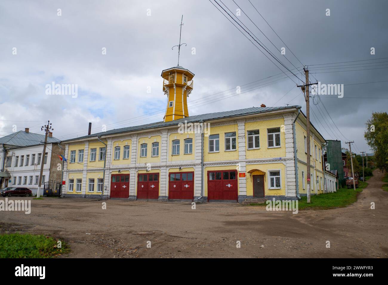 Fire station building hi-res stock photography and images - Alamy