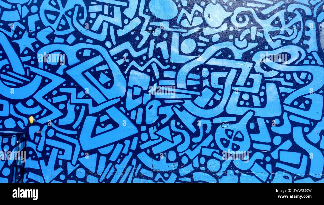 Intertwining shapes hi-res stock photography and images - Alamy