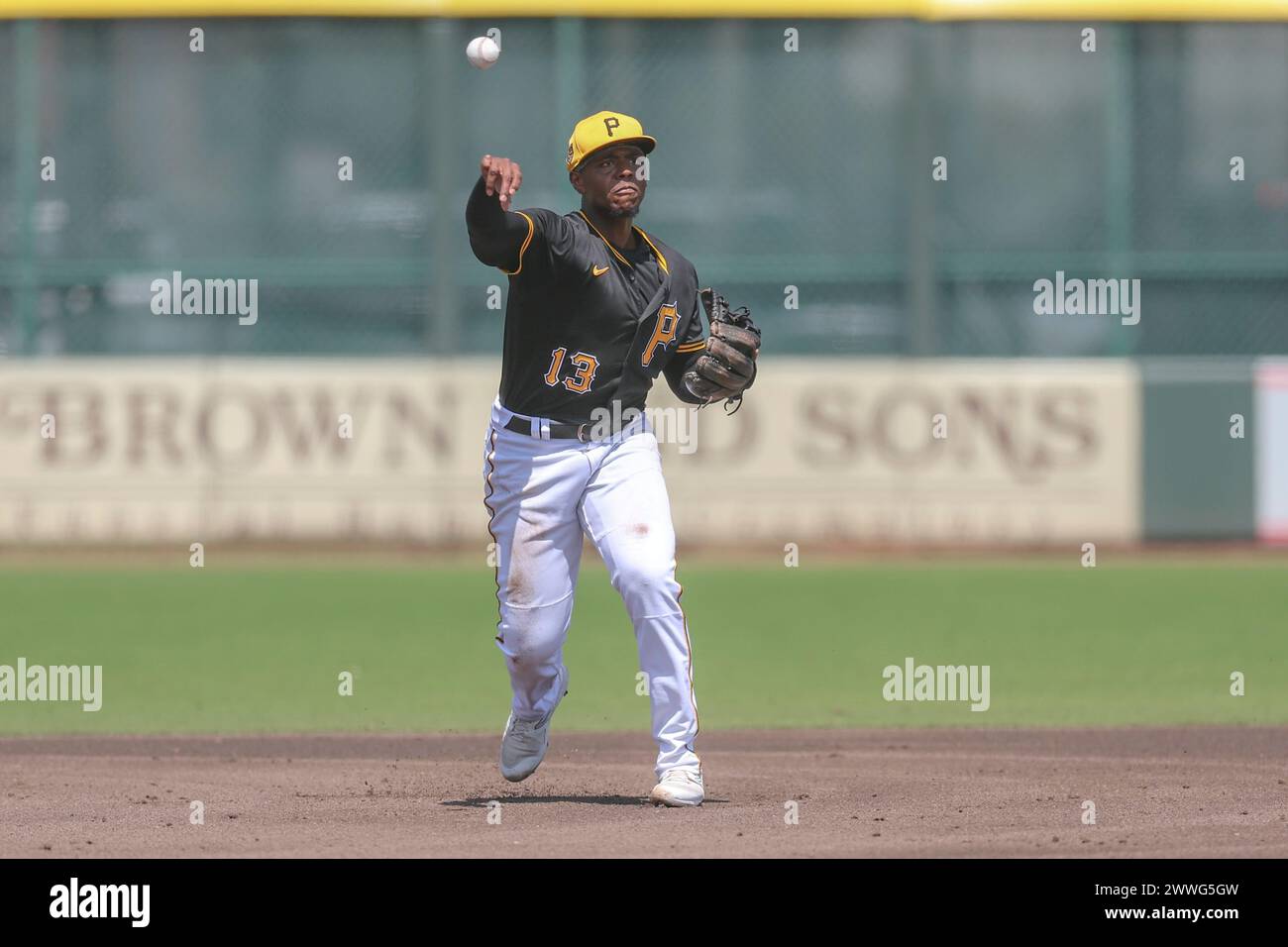 Bradenton, FL: Pittsburgh Pirates third baseman Ke'Bryan Hayes (13 ...