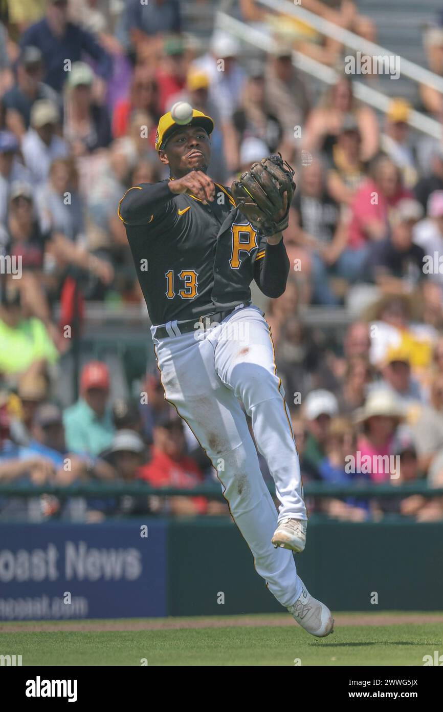 Bradenton, FL: Pittsburgh Pirates third baseman Ke'Bryan Hayes (13 ...