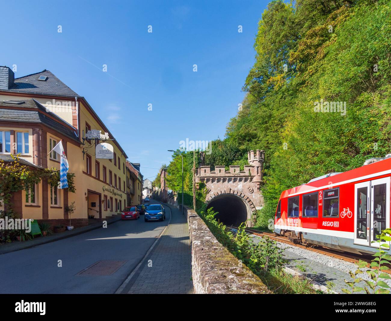 Kyllburg: Kyllburg old town, hotel Zur Post, Kyllburger Tunnel, local ...