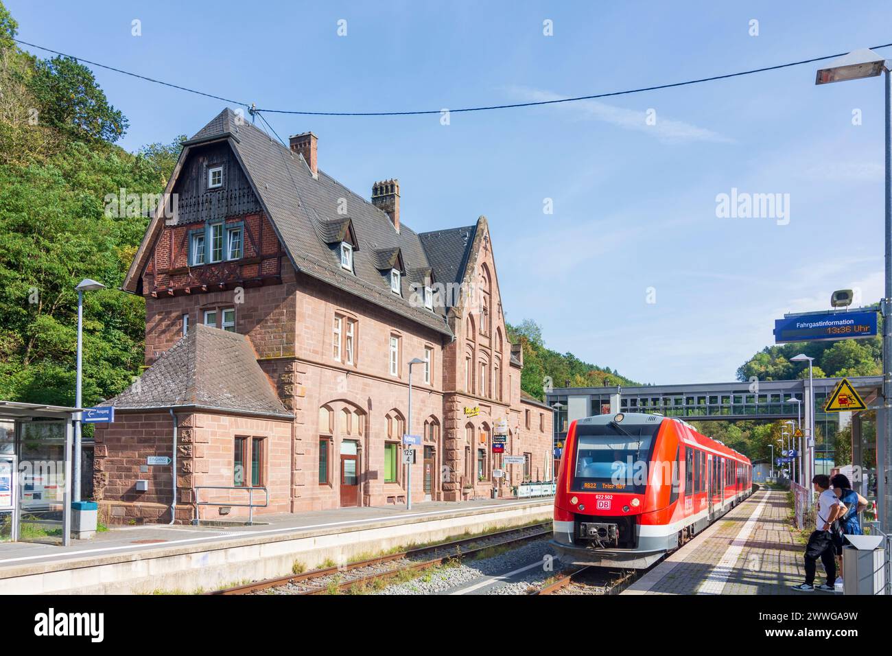 Kyllburg: railway station Kyllburg, local train of DB, railway line ...