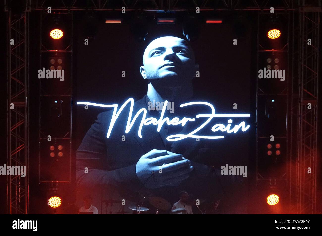 A lebanese singer hi-res stock photography and images - Alamy