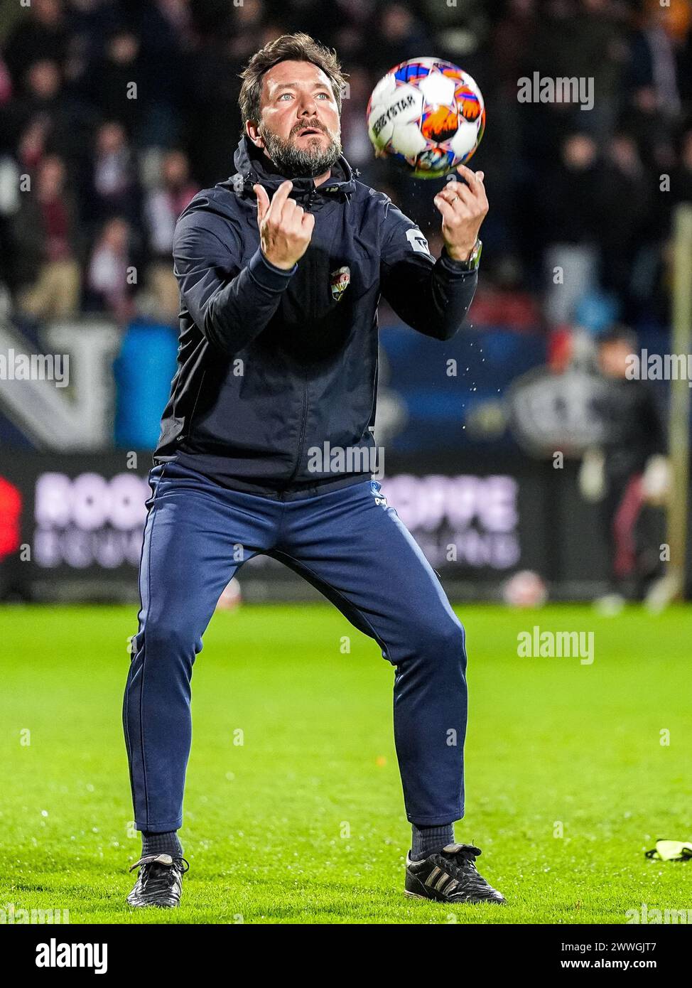 TILBURG - Willem II assistant coach Peter van den Berg during the 4th period in the match ...